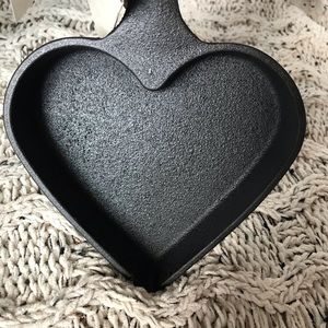 Bake Shop | Kitchen | Heart Shaped Cast Iron Skillet | Poshmark